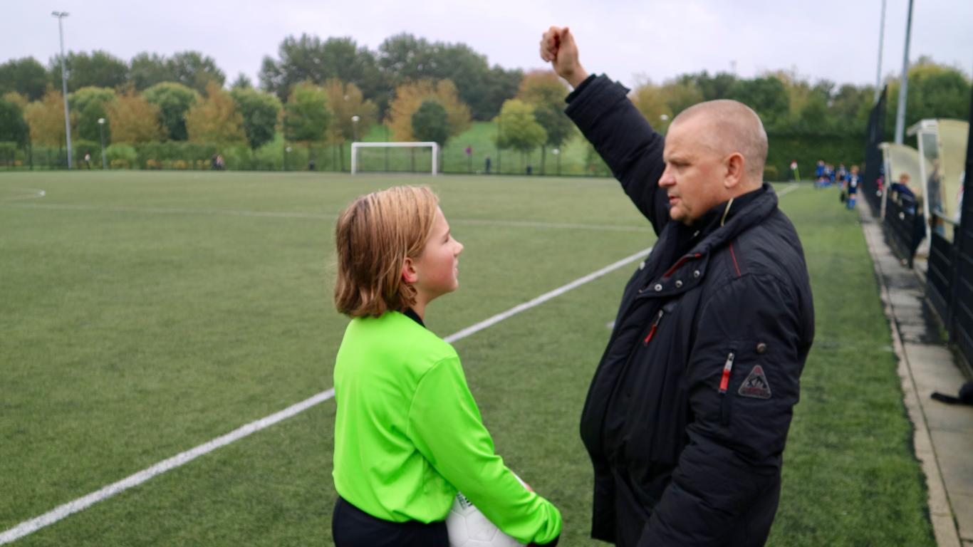Floris (11) heeft een droom: De Champions Leaque-Finale fluiten | FC ...