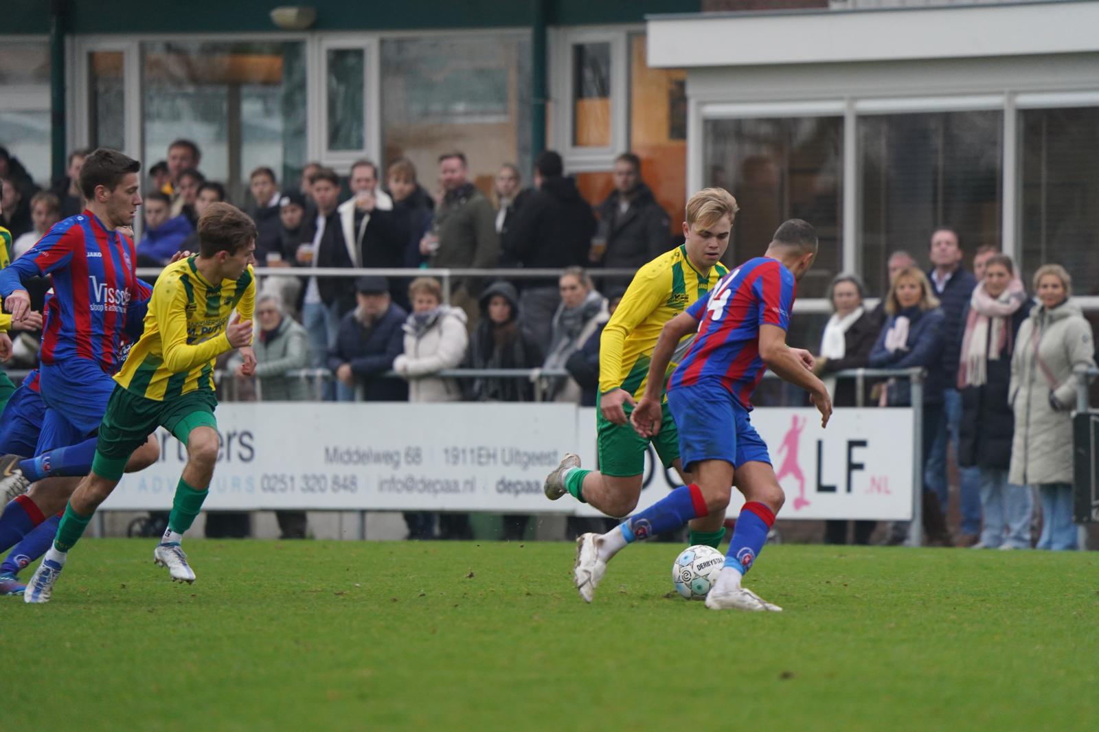 FC Uitgeest verliest van sterk en geroutineerd KFC | FC Uitgeest